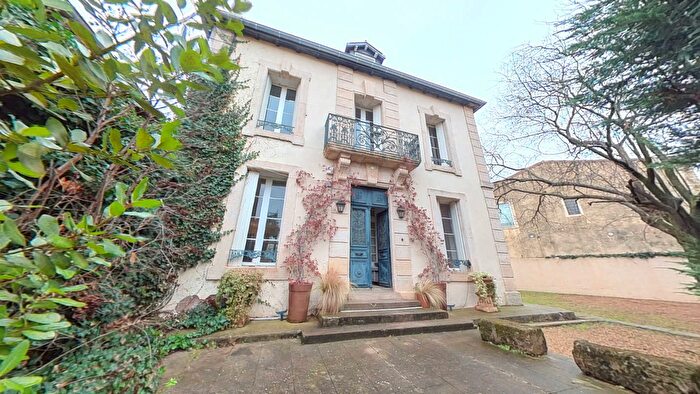 Maison à vendre - Bélarga - 8 pièces - 6 chambres
