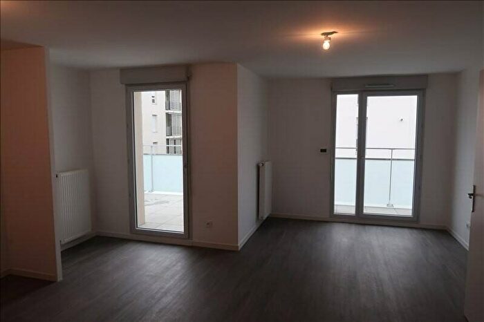 Appartement à louer - Le Village, Vaulx-en-Velin - 2 pièces - 1 chambre