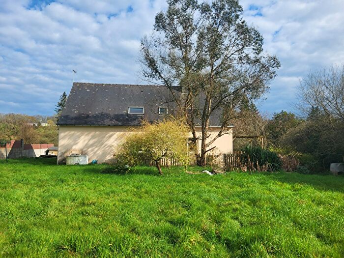 Maison à vendre - Guilligomarch - 7 pièces - 5 chambres