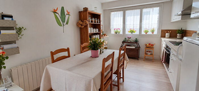Maisons à vendre et appartements à louer - 3
