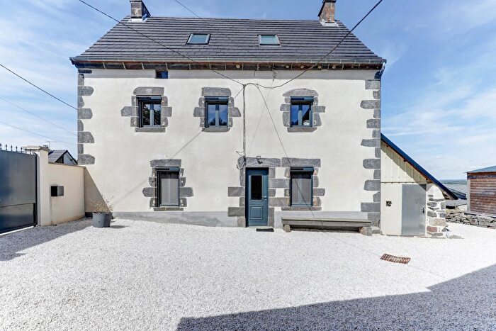 Maison 5 pièces à vendre à Saint-Pierre-Roche