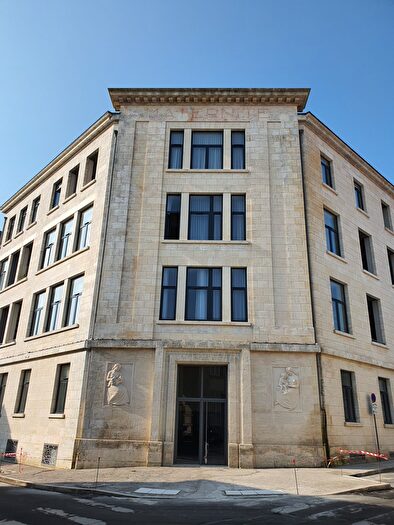 Appartement à louer - La Rochelle, Centre-ville, Vieux-port, Marché - 1 pièce