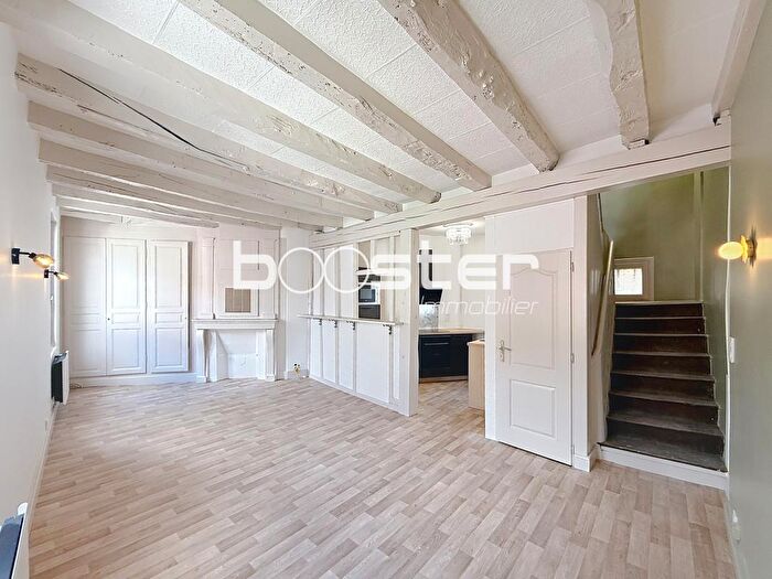 Saint-Yrieix-la-Perche : Appartement 3 pièces à louer