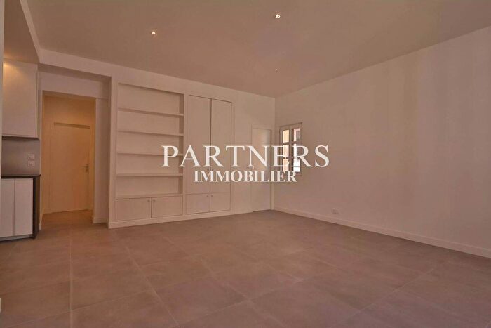 Centre Ville, Aix-en-Provence : Appartement 2 pièces à louer