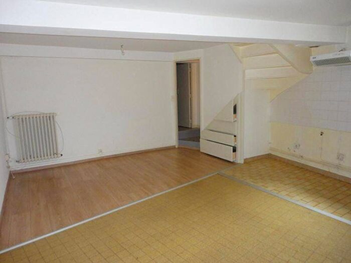 Appartement 4 pièces à louer à Savigny