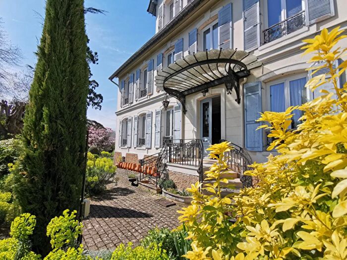 Maison à vendre - Mandres-les-Roses - 9 pièces - 7 chambres