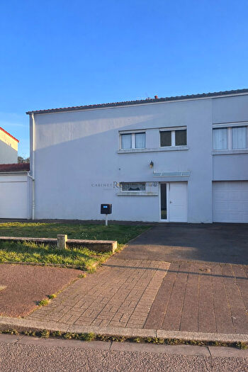 Maison à vendre - Ay-sur-Moselle - 5 pièces - 3 chambres