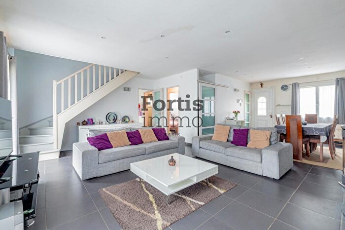 Maison à vendre - Boissy-Saint-Léger, Bois Clary - 5 pièces - 4 chambres