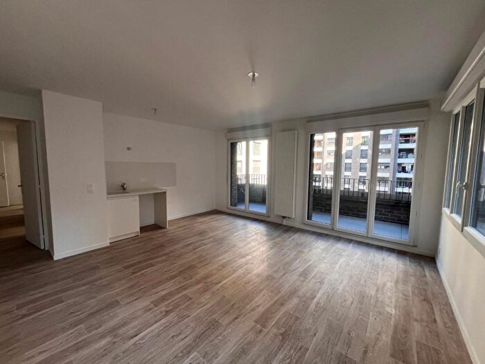 Appartement à louer - Bobigny, Centre-ville - 4 pièces - 3 chambres