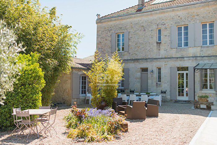 Maison à vendre - Moulis-en-Médoc - 15 pièces - 8 chambres