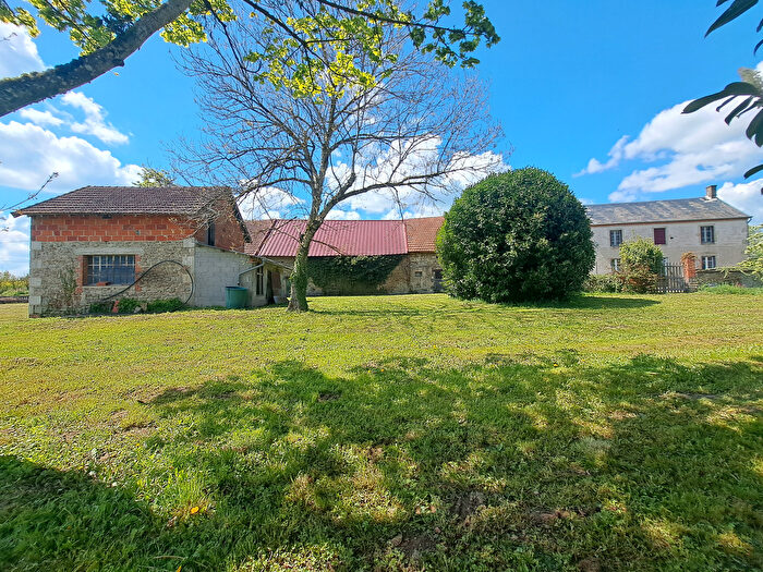 Maison à vendre - Saint-Priest-des-Champs - 4 pièces - 3 chambres