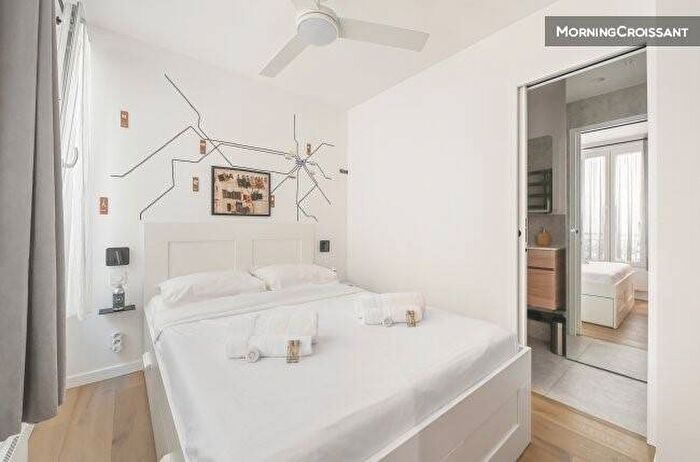 Appartement à louer - République-Saint Ambroise, Paris ème arrondissement - 2 pièces - 1 chambre