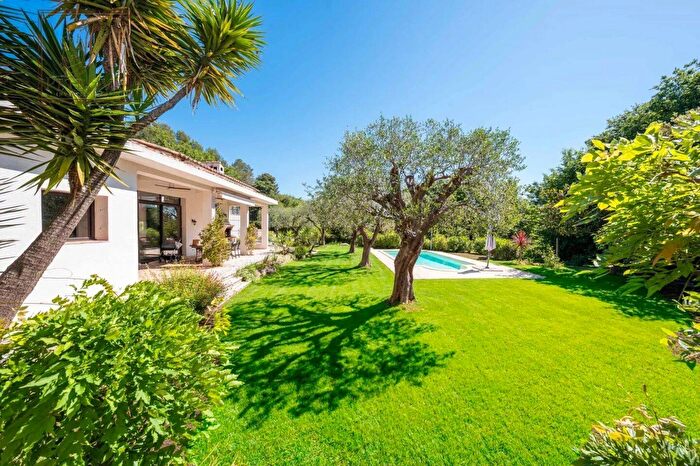 Tourrettes-sur-Loup : Maison 5 pièces à louer