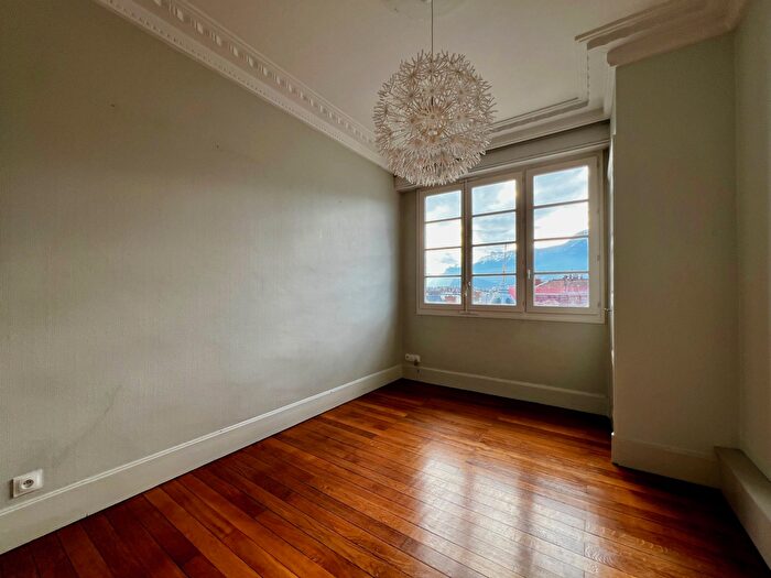 Appartement à louer - Grenoble, Centre-ville - 2 pièces - 1 chambre