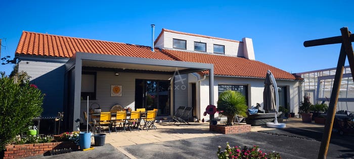 Saint-Germain-sur-Moine : Maison 9 pièces à vendre