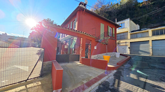 Maison à vendre - Nice, Madeleine - 4 pièces - 2 chambres