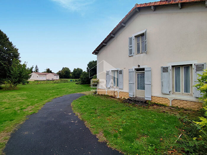 Maison à vendre - Limalonges - 4 pièces - 3 chambres