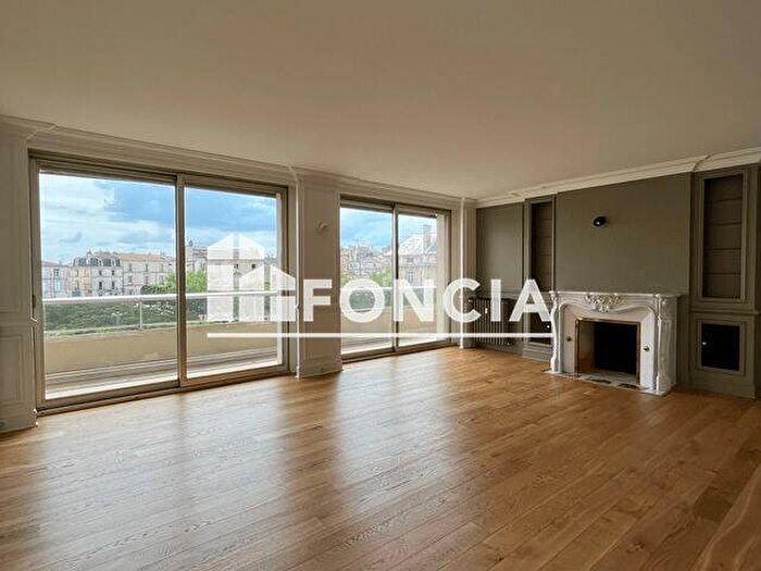 Appartement à louer - Centre Ville, Niort - 6 pièces - 3 chambres