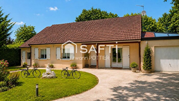 Maison 6 pièces à vendre à Étigny