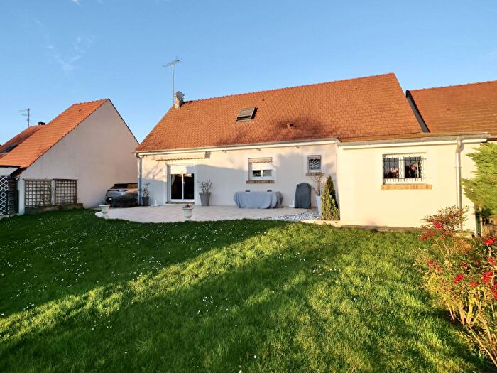 Maison à vendre - Pamfou - 5 pièces - 4 chambres