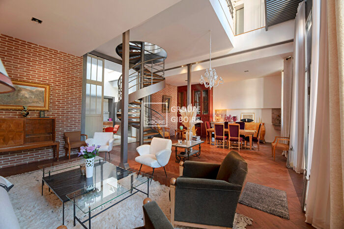 Appartement à vendre - Quartiers Centre, Centre-ville - 5 pièces - 2 chambres