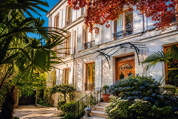 Maison 11 pièces à Puteaux, Lorilleux, à vendre