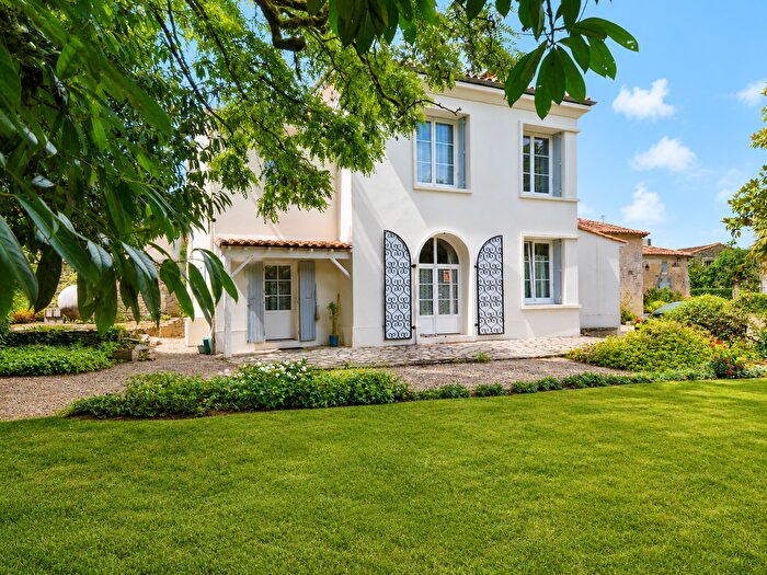 Barbezières - Maison 4 pièces à vendre