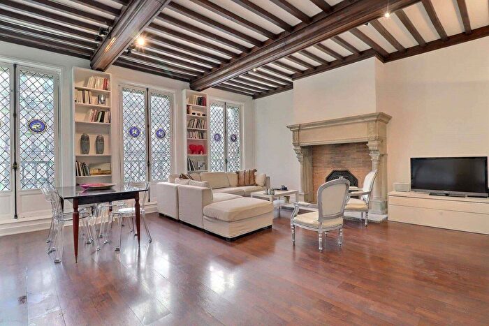 Appartement à louer - République-Saint Ambroise, Paris ème arrondissement - 3 pièces - 3 chambres