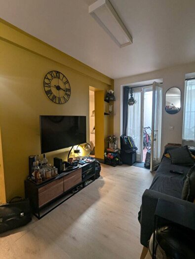 Appartement à louer - Clichy-Trinité, Paris ème arrondissement - 2 pièces - 1 chambre