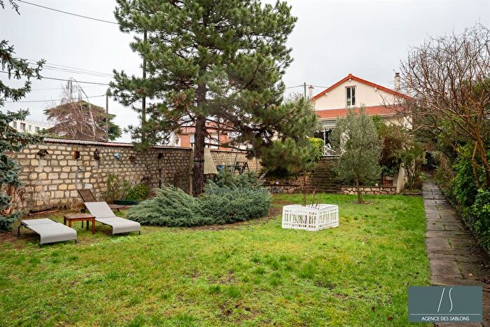 Maison à vendre - Chatou - 9 pièces - 5 chambres