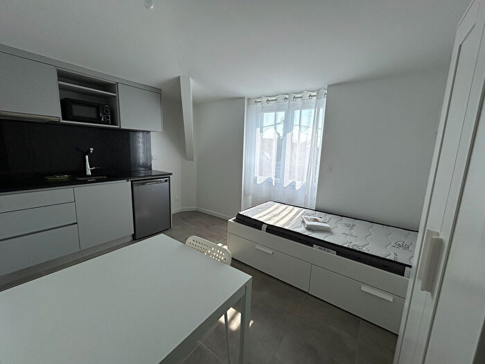 Appartement à louer - Orsay, Mondétour - 1 pièce