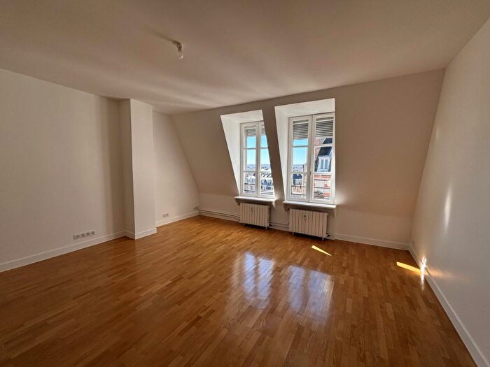 Appartement à louer - Paris e , Passy, Maison de la Radio, Muette-Sud - 2 pièces - 1 chambre