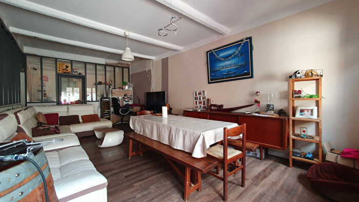 Maison à vendre - Cuxac-dAude - 6 pièces - 5 chambres