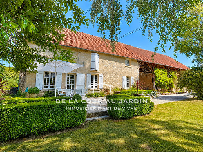Maison 8 pièces à Cerneux, à vendre