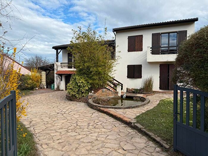Maison 7 pièces à Dommartin, à louer