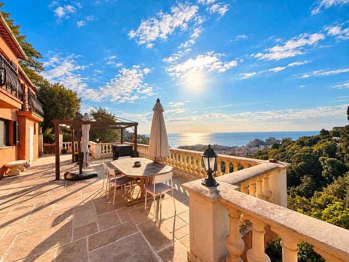 Beausoleil, Beausoleil Supérieur, Moyenne Corniche : Maison 5 pièces à vendre