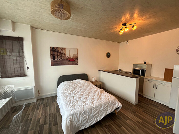 Appartement à louer - Cholet, Lorraine - 1 pièce