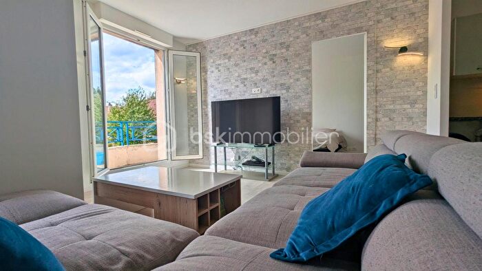 Pontault-Combault, Centre commercial - Appartement 2 pièces à vendre