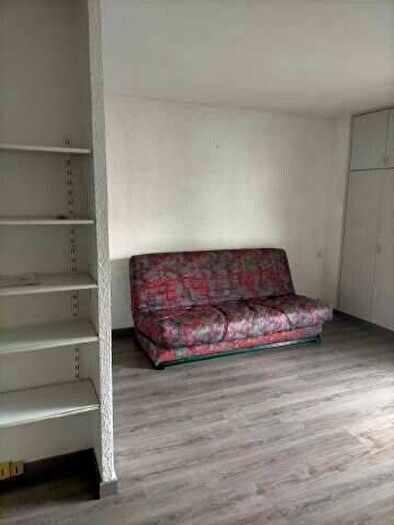 Appartement à louer - Saint Mitre les Granettes Pey Blanc, Aix-en-Provence - 1 pièce