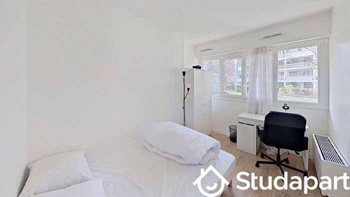 Appartement à louer - Reste des Chenes-Le Ponceau, Cergy - 1 pièce - 1 chambre