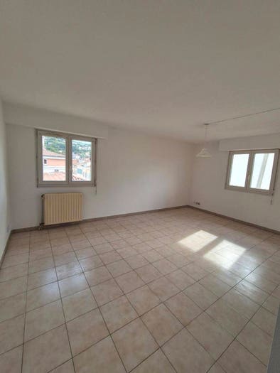 Centre Ancien, Draguignan : Appartement 3 pièces à louer