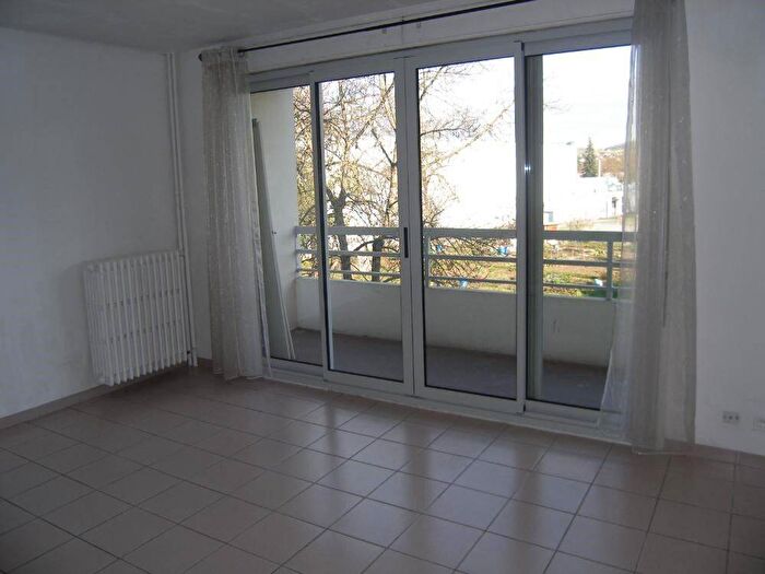 Centre Ville Est, Bourgoin-Jallieu - Appartement 4 pièces à louer