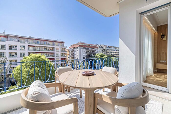 Appartement 4 pièces à vendre - Nice, Carabacel