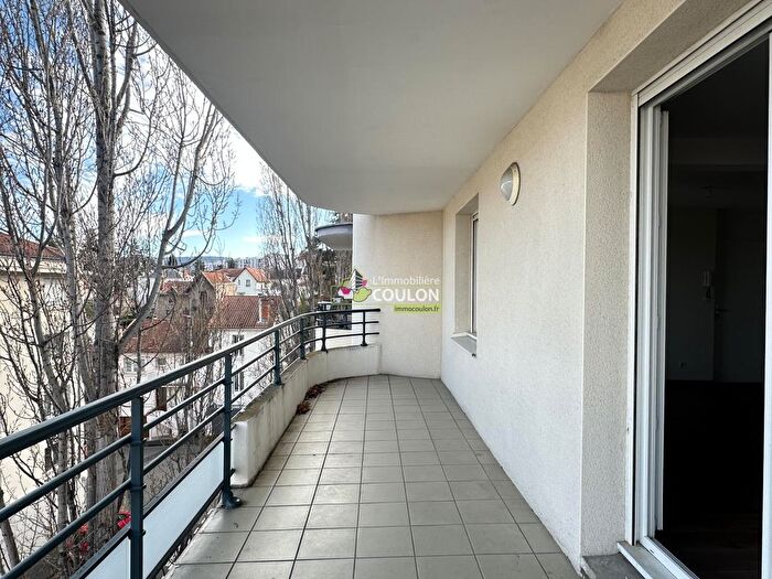 Appartement à louer - Clermont-Ferrand, Vallières, Sallins, Poncillon - 4 pièces - 2 chambres