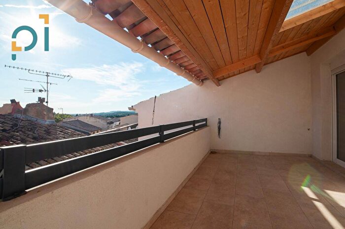 Zone Urbaine, Lambesc : Appartement 4 pièces à louer