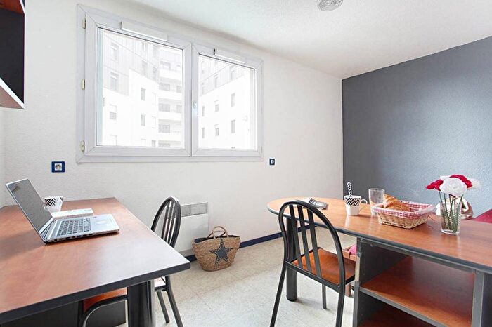 Appartement à louer - Saint Marc-Croix de Pierre-Saint Nicaise, Rouen - 1 pièce