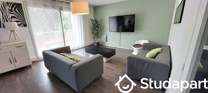 Appartement à louer - Chemin Vert-Europe, Reims - 1 pièce - 5 chambres