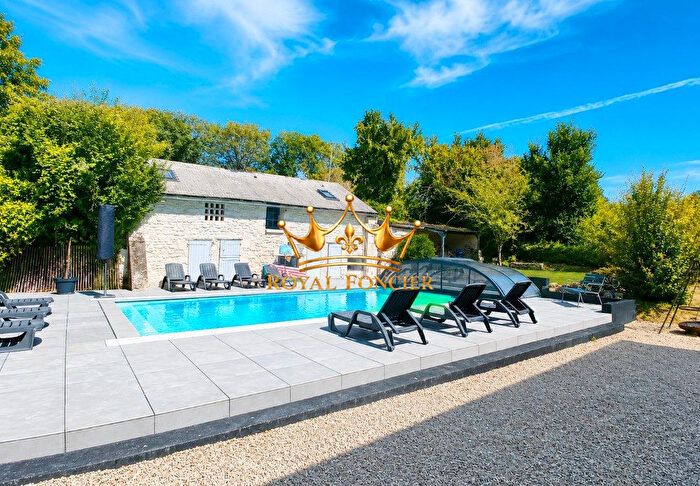 Maison 8 pièces à Oyré, à vendre