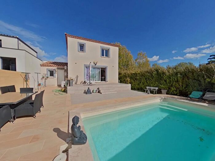 Maison à vendre - Milhaud - 4 pièces - 3 chambres