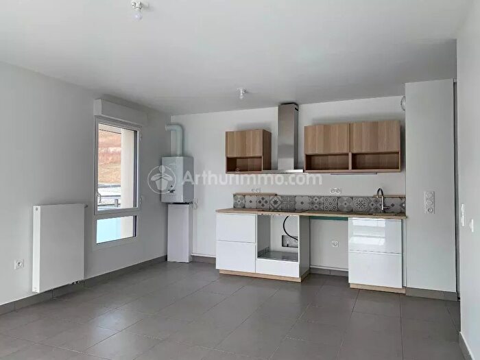 Appartement à louer - Clermont-Ferrand, Cotes de Clermont - 3 pièces - 3 chambres